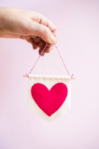 Mini Heart Banners DIY