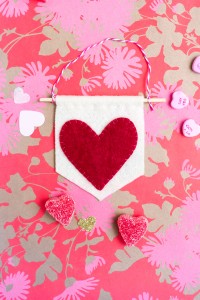 Mini Heart Banners DIY