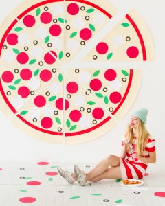 DIY Pizza Party Photobooth