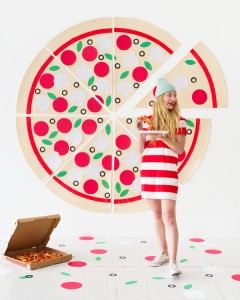DIY Pizza Party Photobooth